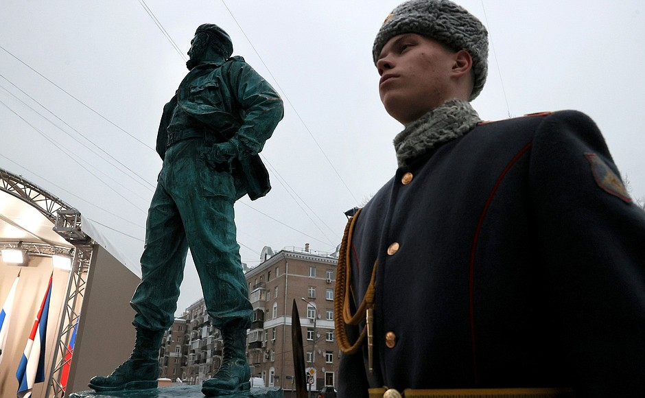 INAUGURATION DU MONUMENT À FIDEL CASTRO À MOSCOU – Spiritualité ...